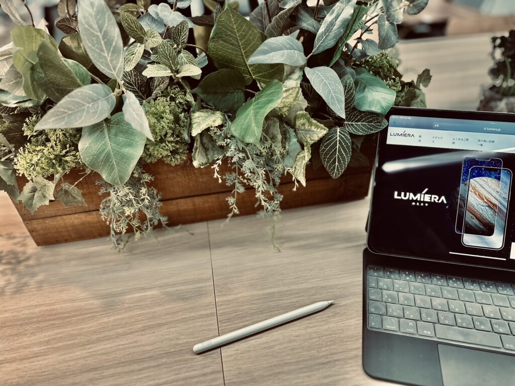 iPad用フィルムはどれを選べばいい？フィルムの種類や選び方について解説 - lumiera.jp